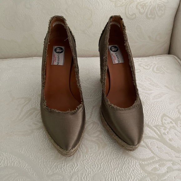 Lanvin | Shoes | Lanvin Satin Raw Edge Trim Wedge Pumps Very Good ...